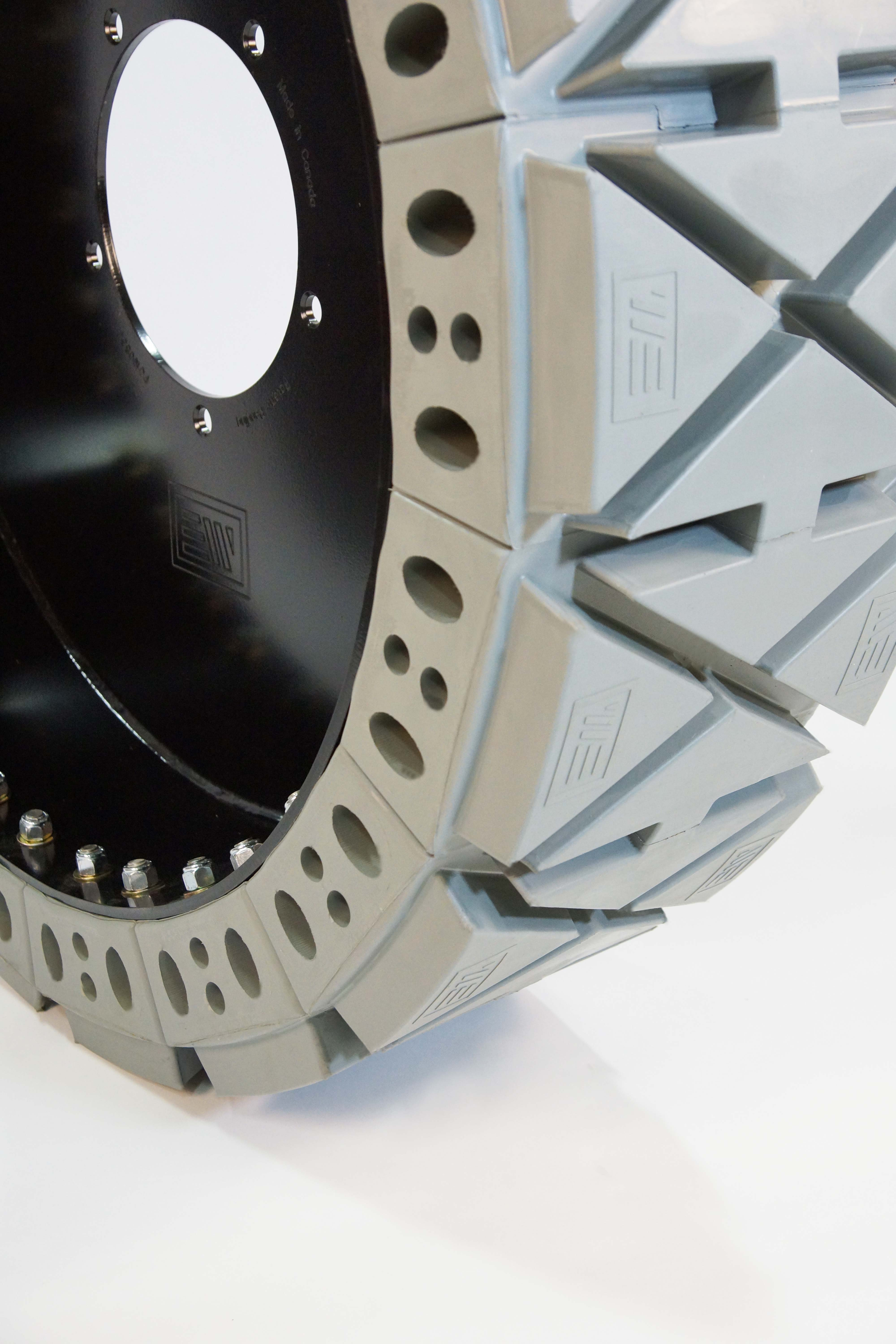 Evolution Wheel - Non Marking Solid Telescopic Forklift Tires